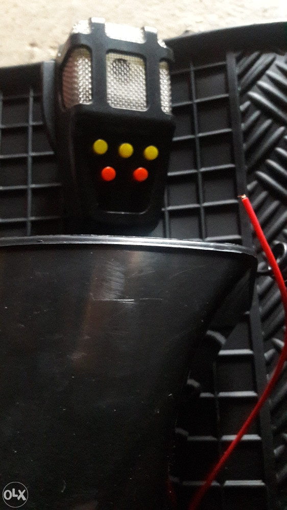 Auto megafon + svirena 5 tonova 12V 100w - Sirene i tasteri - OLX.ba