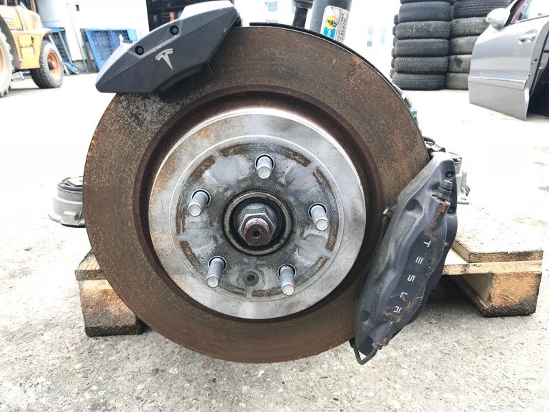 MOTOR TESLA MODEL S 2012 85 kWh Max.snaga motora 350kW - Motori - OLX.ba