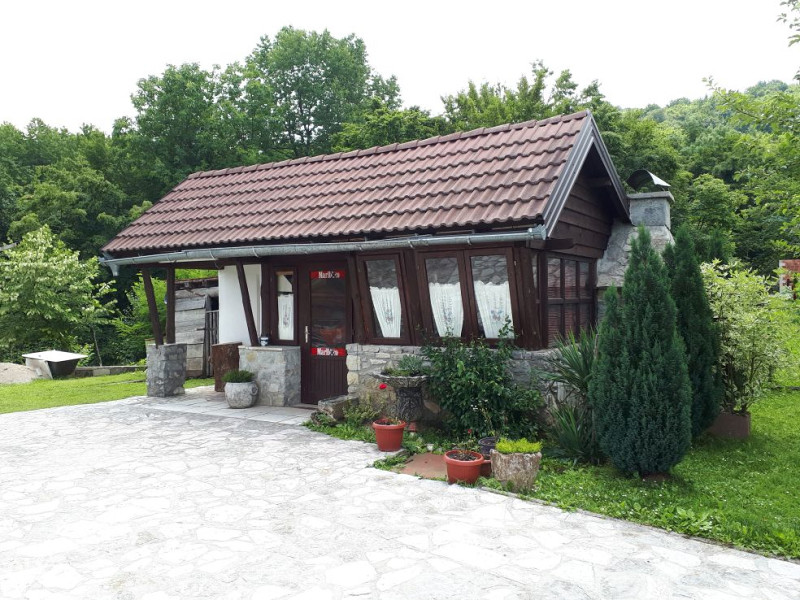 Vikendica Bihac - Vucjak na prodaju - Vikendice - OLX.ba